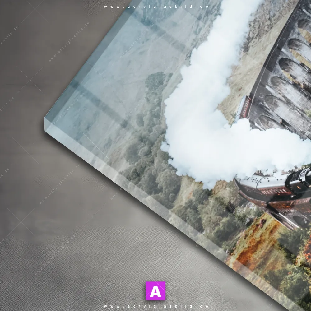 Acrylglasbild ️ Zug auf großer Brücke Hochformat – acrylglasbild.de